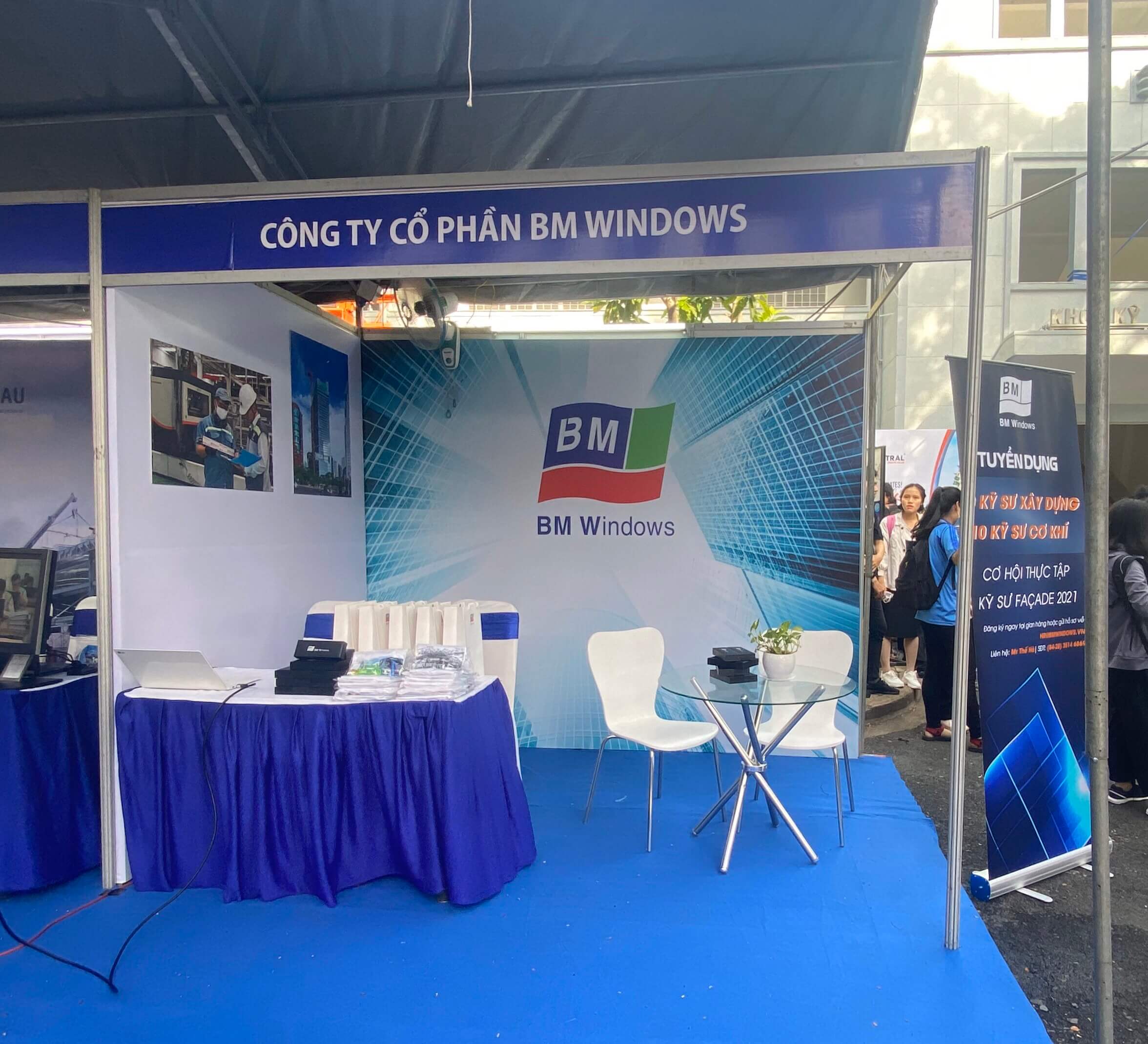 BM Windows đồng hành cùng sinh viên Đại học Bách Khoa HCM trong Lễ Tốt ...