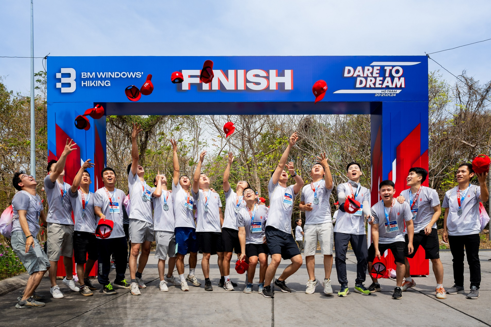 BM WINDOWS’ Hiking 2023